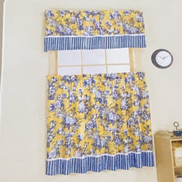 Home Trends | Accents | Home Trends Nwot Blue Yellow Valance | Poshmark